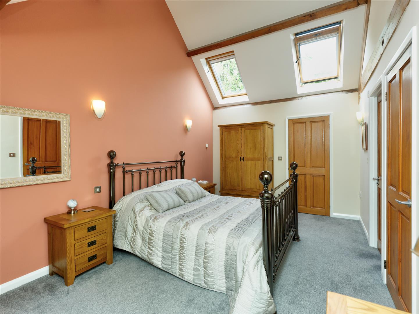 Saron Chapel, Nr Oswestry, SY10 9BH | Estate Agents & Auctioneers